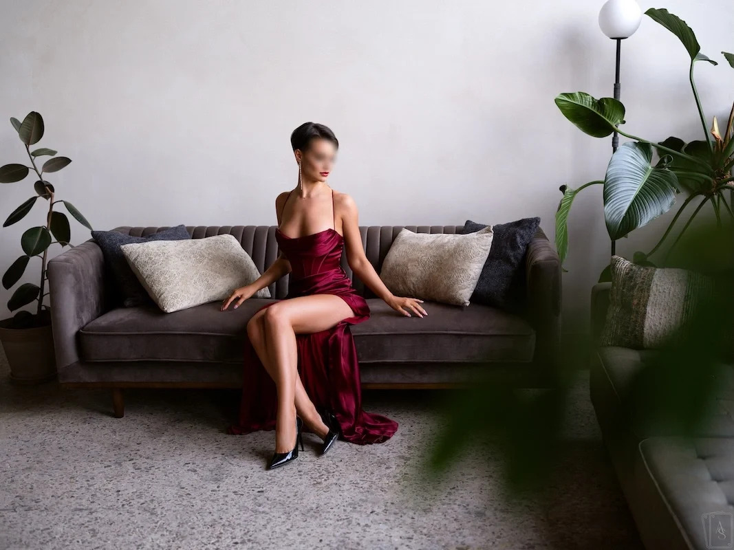 Cecilia Birks - Canada's FMTY Escort